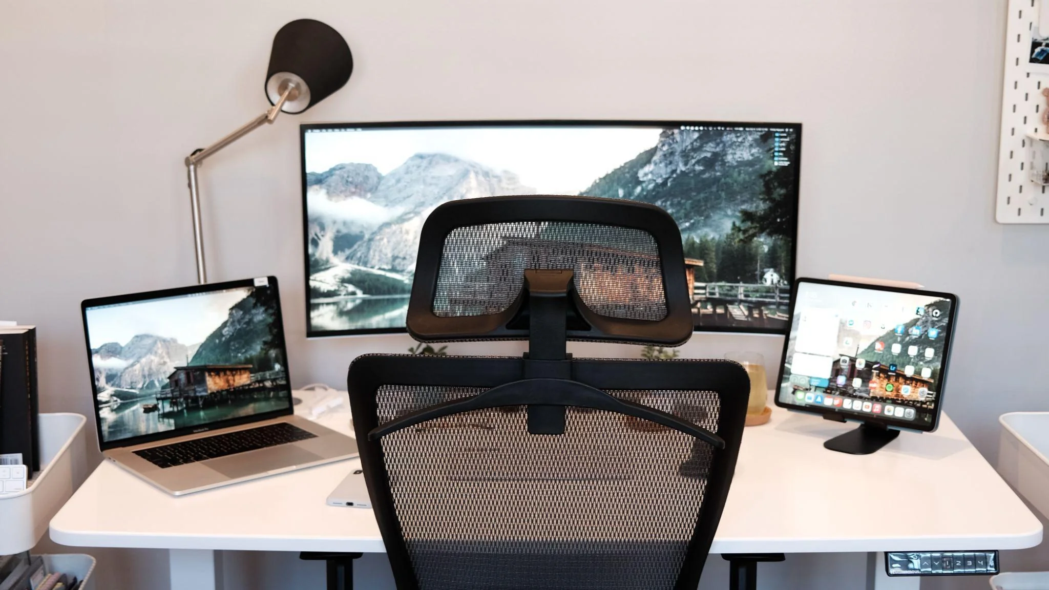 Gợi ý setup công thái học (ergonomic) cho người code 8h/ngày – Init HTML